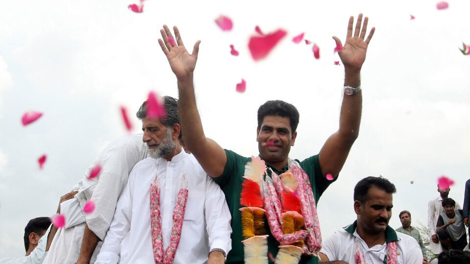 Pakistan's Arshad Nadeem grateful to Neeraj Chopra's mother, says 'She ... Pakistan's Arshad Nadeem grateful to Neeraj Chopra's mother, says 'She ...