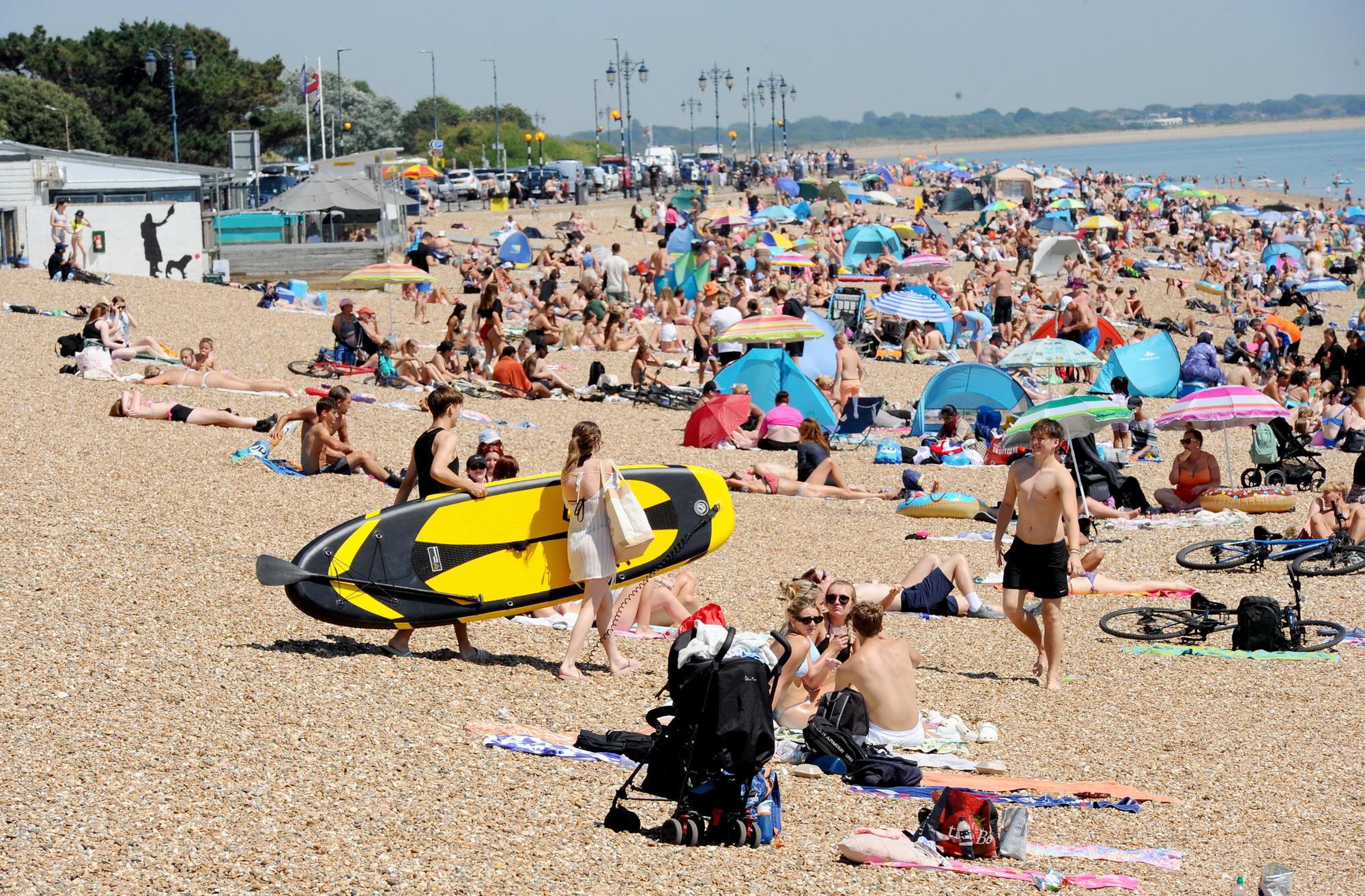 Amber heat health warning remains in place in Hampshire with ...