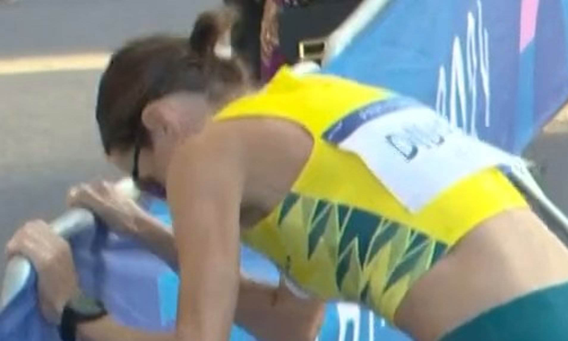 Olympic Games marathon runner who dropped out after just 1.2KM breaks ... Olympic Games marathon runner who dropped out after just 1.2KM breaks ...