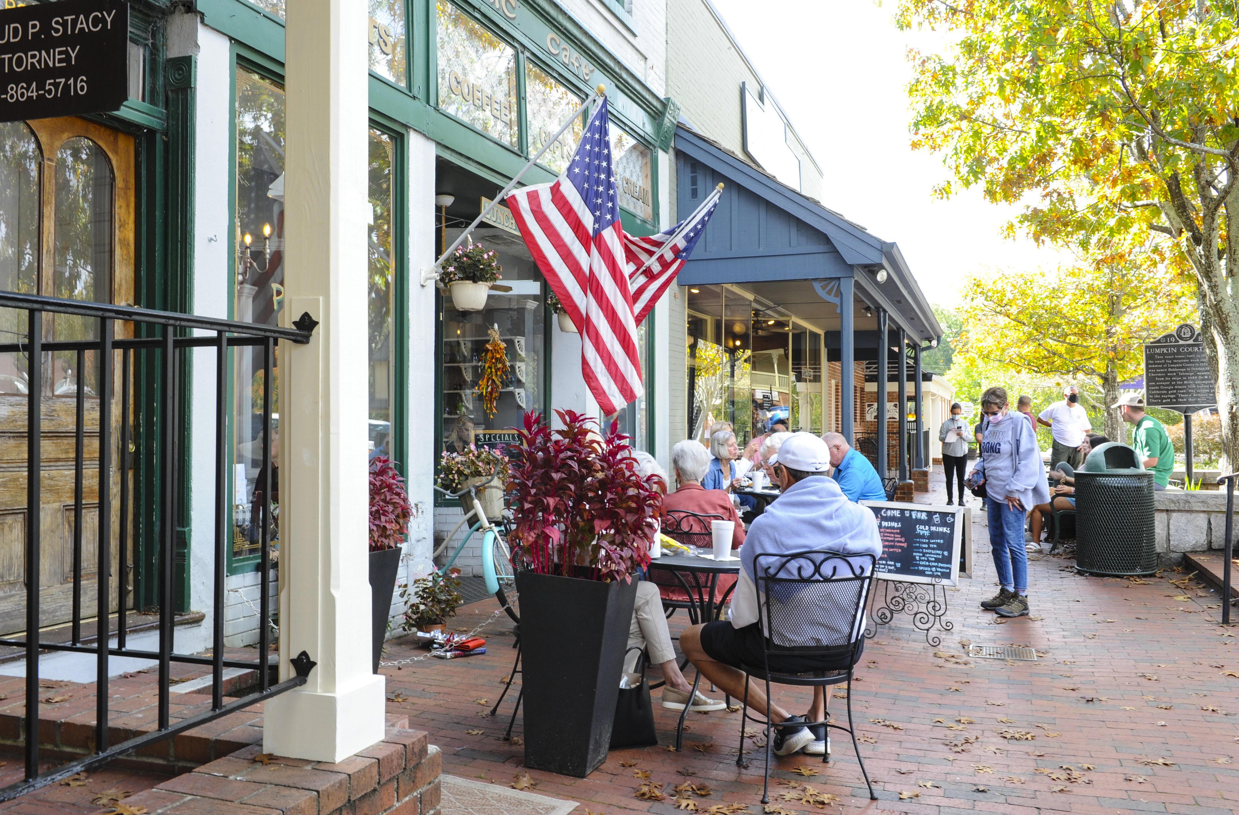 These two Georgia cities have the most charming downtowns in America ...