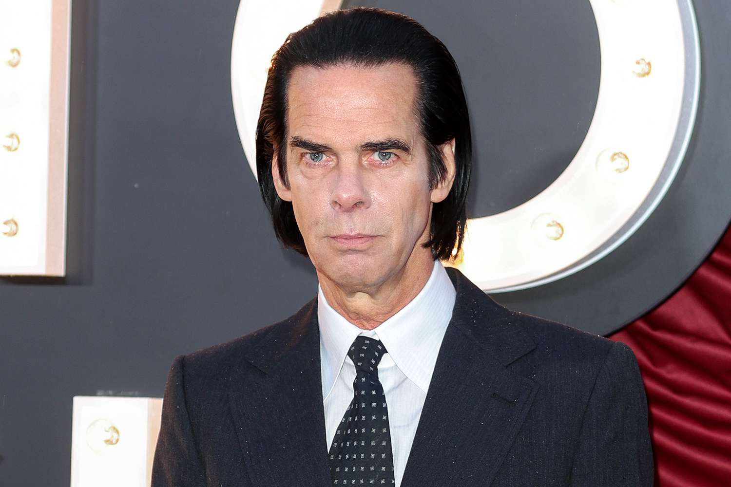 Nick Cave Says He's 'Living Within the Radiant Heart of Trauma' 10 ...