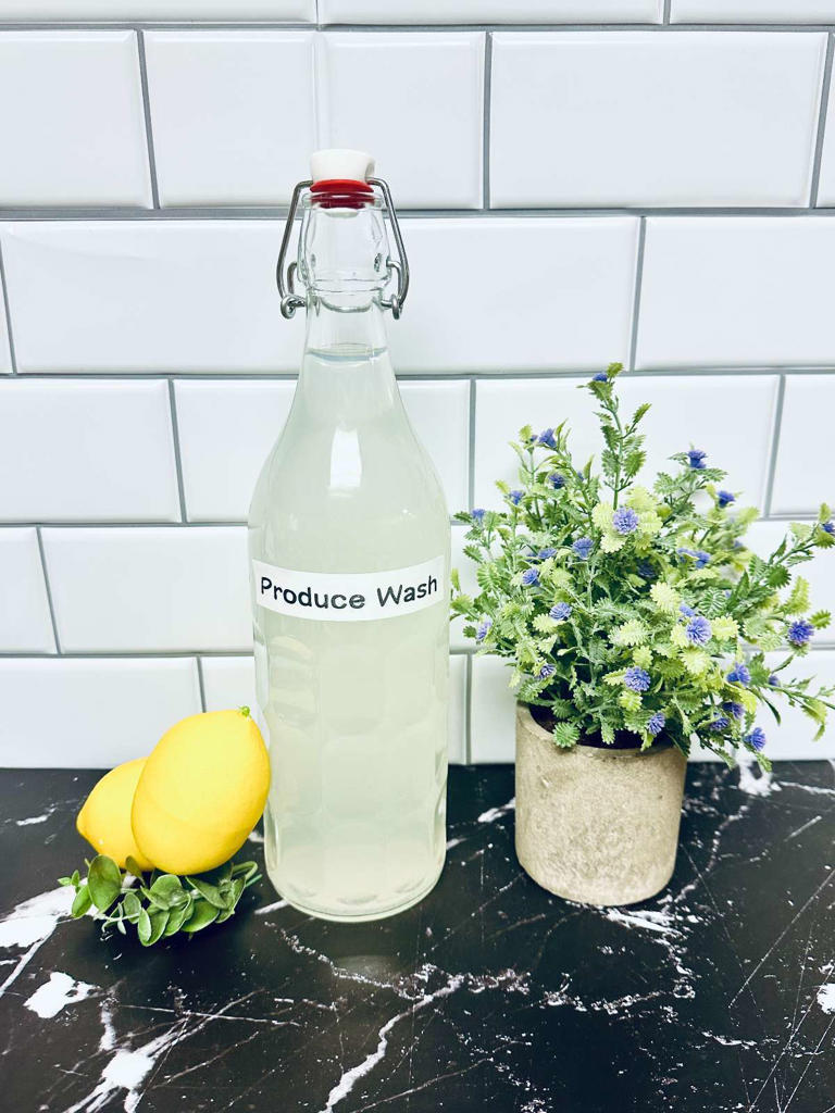 Easy DIY Veggie and Fruit Wash