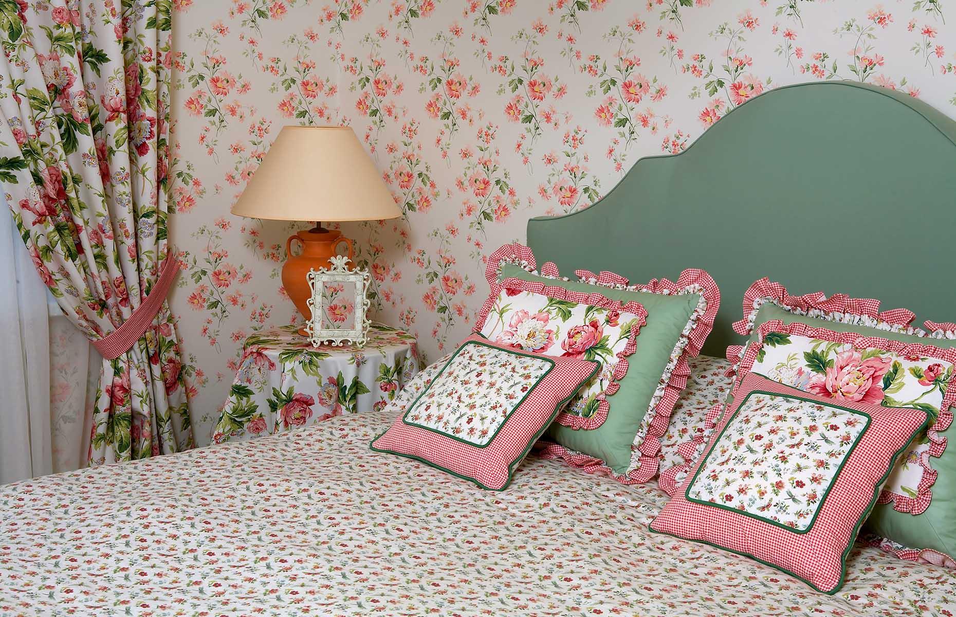 Was your 1980s home decorated exactly like this?