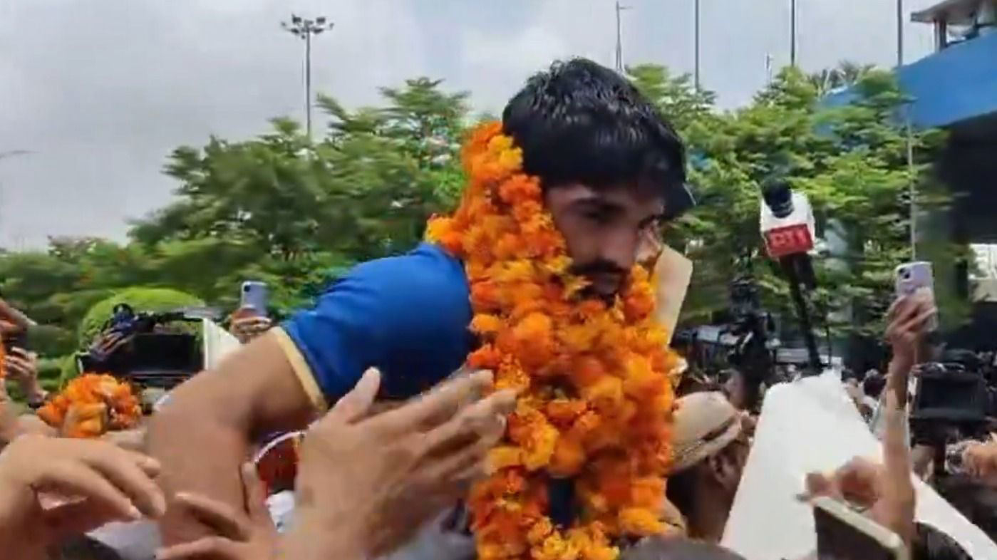 Paris Olympics Bronze Medalist Aman Sehrawat Receives a Rousing Welcome ... Paris Olympics Bronze Medalist Aman Sehrawat Receives a Rousing Welcome ...