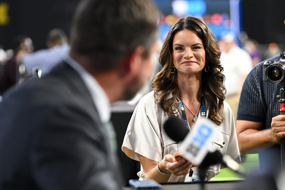 Heather Dinich admits there's serious momentum for CFB playoff change