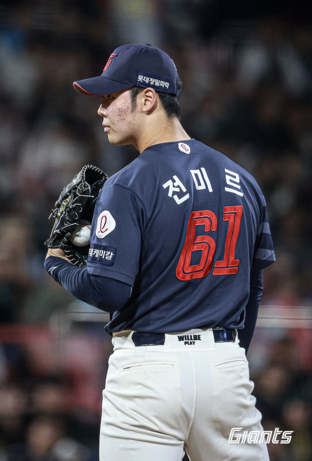 '슈퍼루키' 전미르의 갑작스러운 육성선수 전환, 롯데는 왜 이같은 결단을 내렸나? "서두르지 않게"