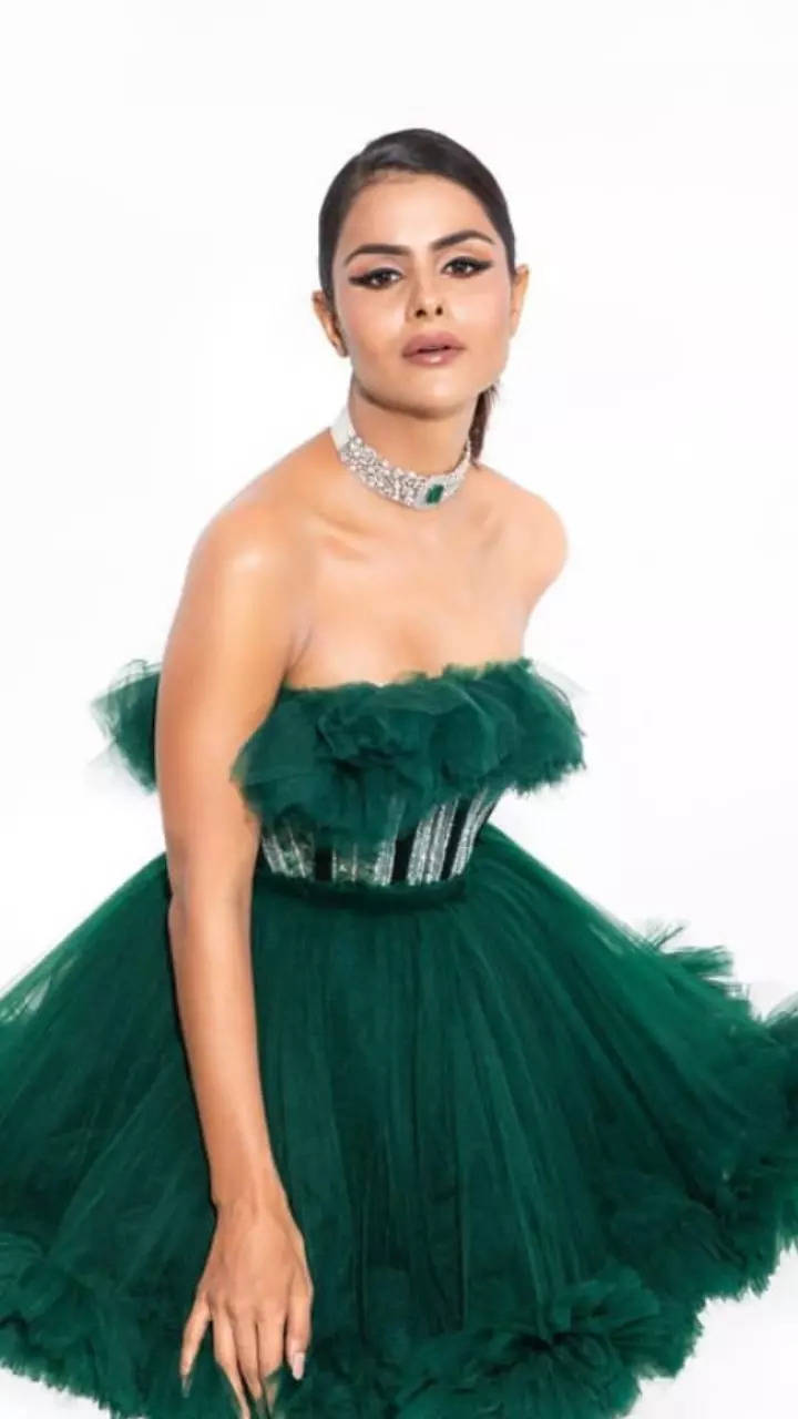 Priyanka Chahar Chaudhary’s classy and chic looks Priyanka Chahar Chaudhary’s classy and chic looks