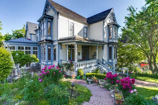 Southern Oregon hotel voted among best bed-and-breakfasts in US
