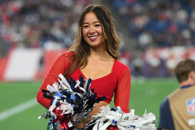 Captivating close-up photos of NFL cheerleaders Captivating close-up photos of NFL cheerleaders