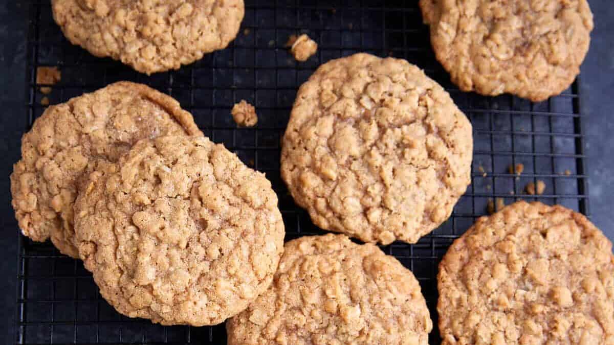 13 Holiday Cookies That Taste Like Pure Magic (Almost Too Delicious to ...