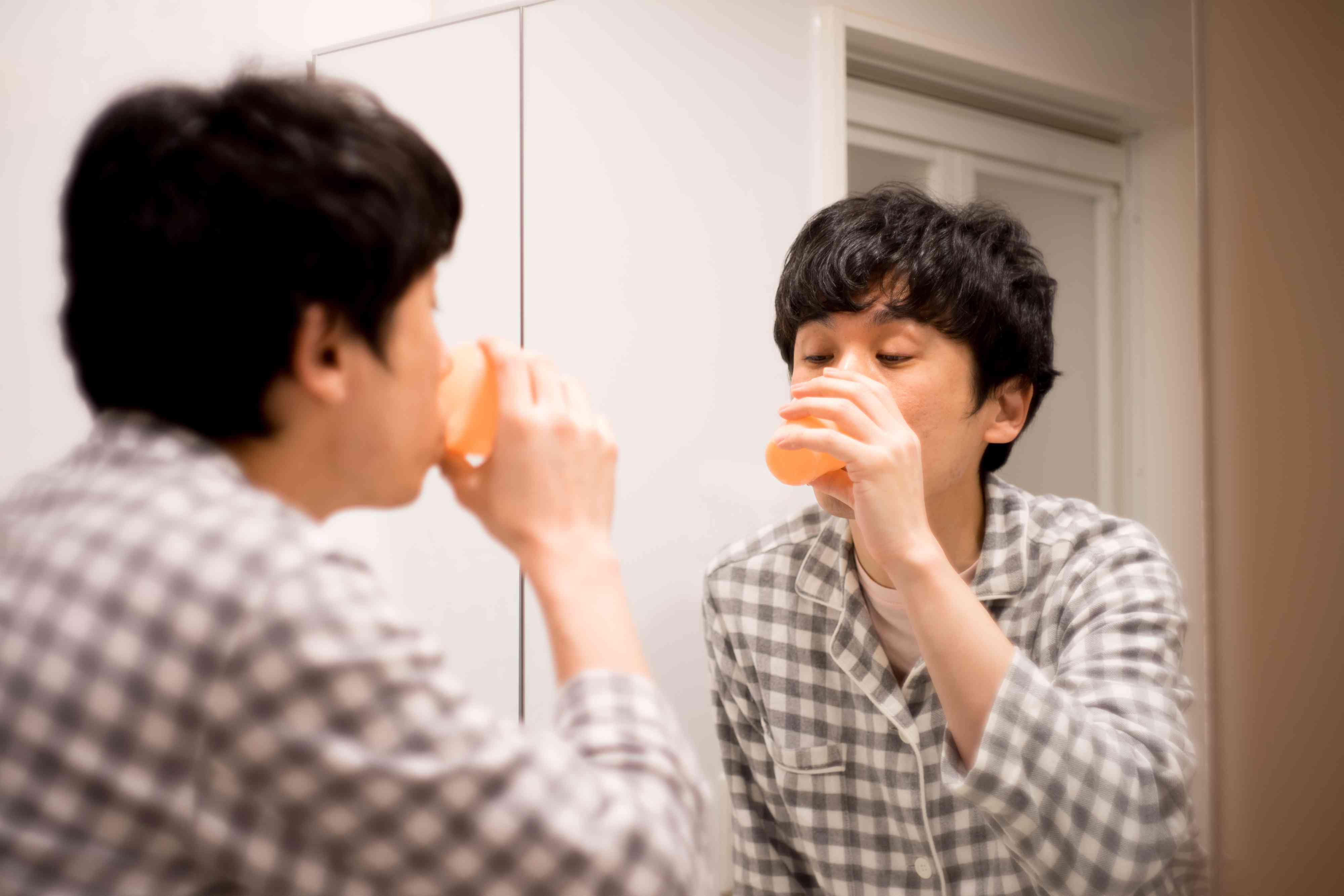 How to Do a Saltwater Gargle