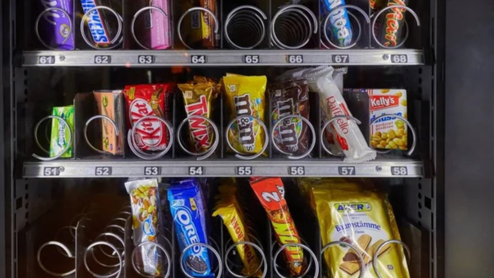 10 Times When You Should Probably Still Use Cash