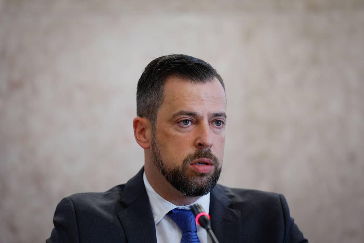 António Gandra D'Almeida não cumpriu normas de acumulação de funções ...