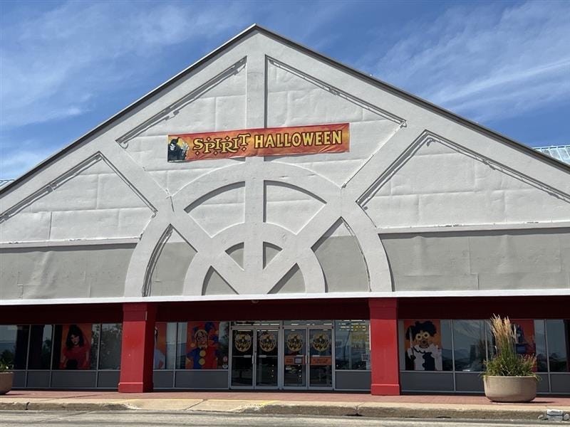 Spirit Halloween setting up shop in Oshkosh at outlet mall. Here's when ...