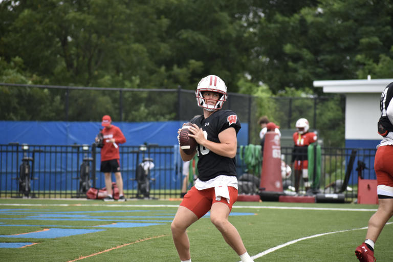 Wisconsin Football QB Braedyn Locke Finds New Home in the Transfer Portal