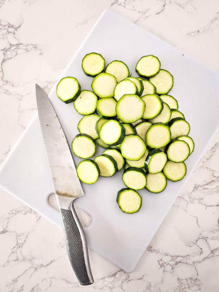 Baked Zucchini Slices With Garlic and Parmesan