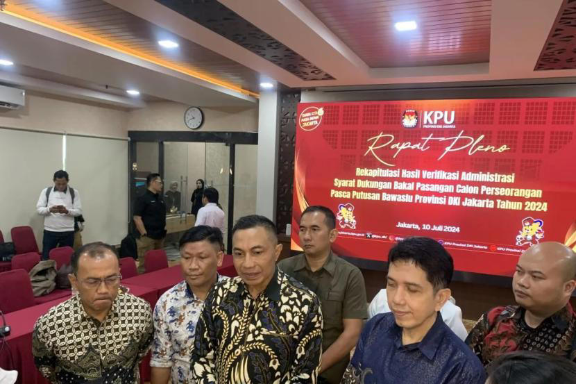 Warga Jakarta Ramai-Ramai Mengadu, KTP-nya Dicatut Dukung Dharma-Kun Warga Jakarta Ramai-Ramai Mengadu, KTP-nya Dicatut Dukung Dharma-Kun