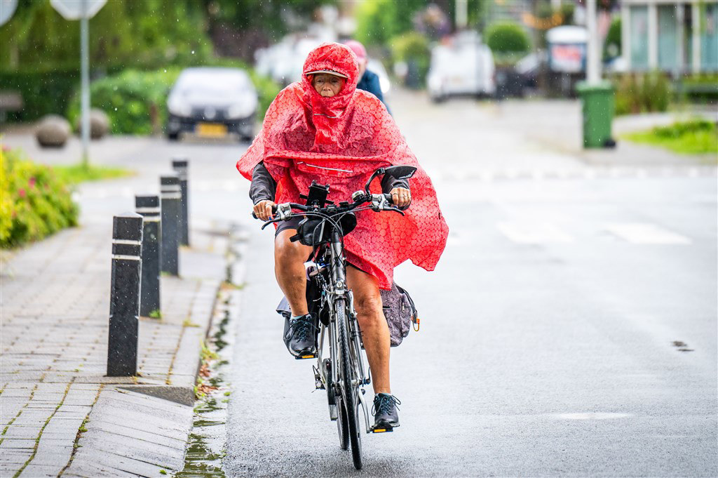 Vandaag regen en motregen, dit weekend lekker zomerweer Vandaag regen en motregen, dit weekend lekker zomerweer
