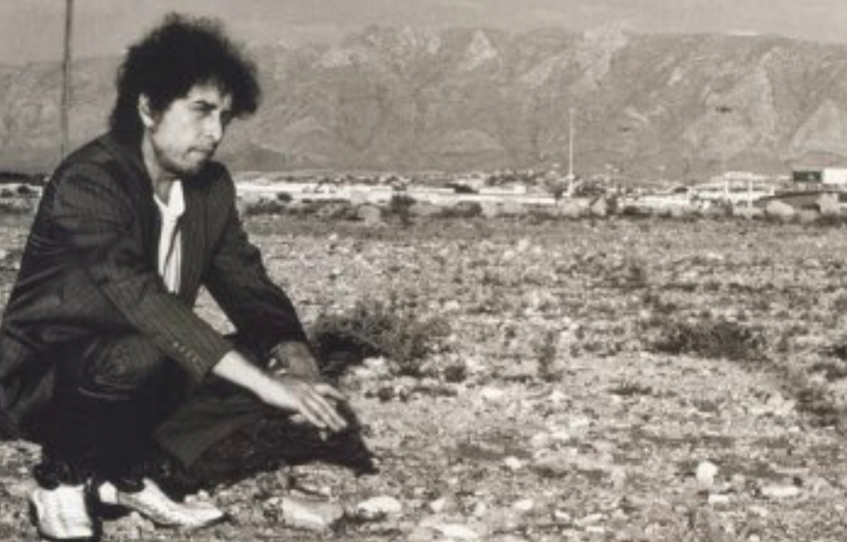 The Albums That Almost Ended Their Careers: 25 Music Legends’ Close Calls