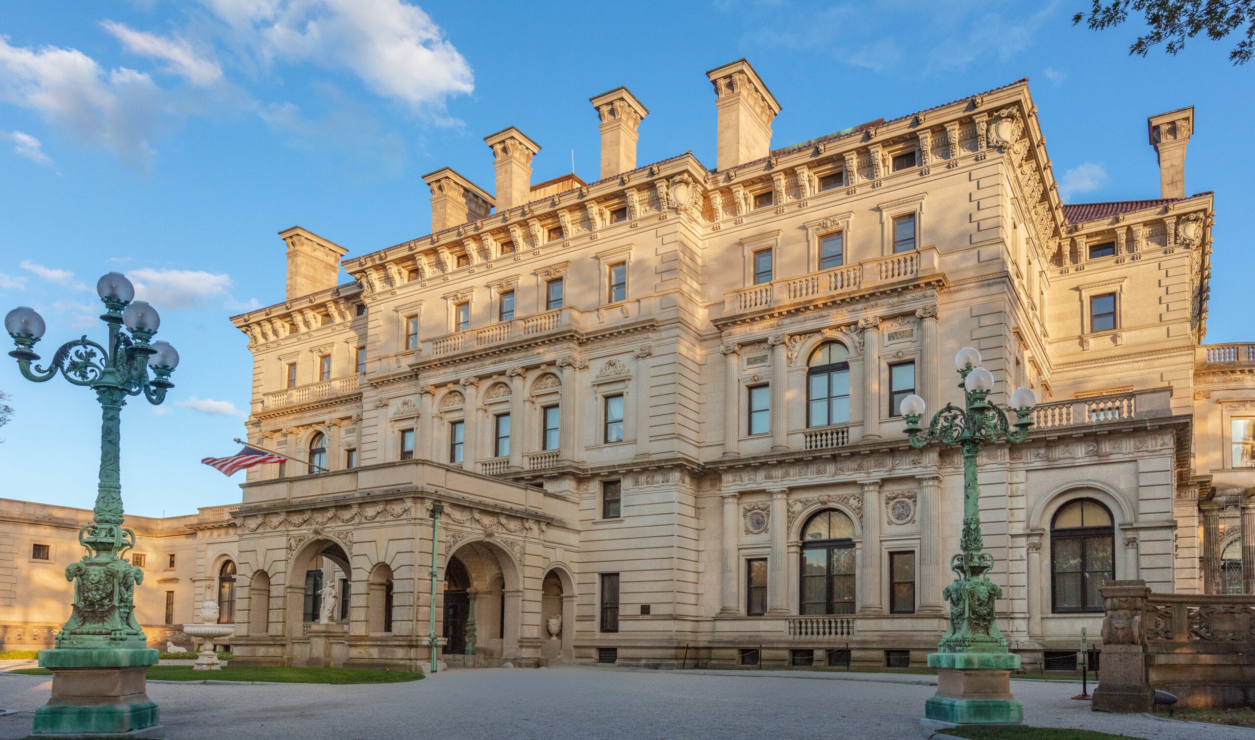 Look inside the Breakers, a 70-room, 138,300-square-foot mansion that ...