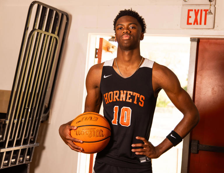 Gators land commitment from this four-star, legacy CB Gators land commitment from this four-star, legacy CB