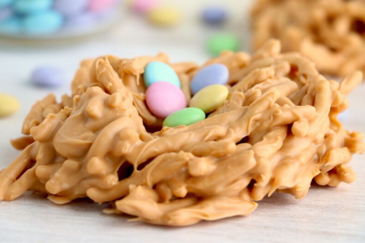 23 Deliciously Colorful Desserts with M&Ms