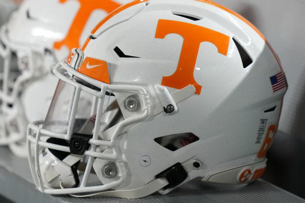 Tennessee fires defensive coordinator Tim Banks