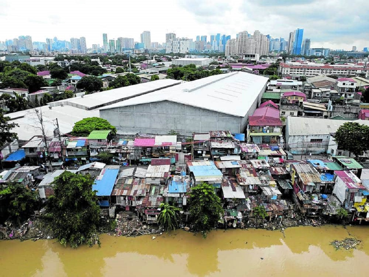 49% of Filipino families consider themselves poor, SWS poll shows