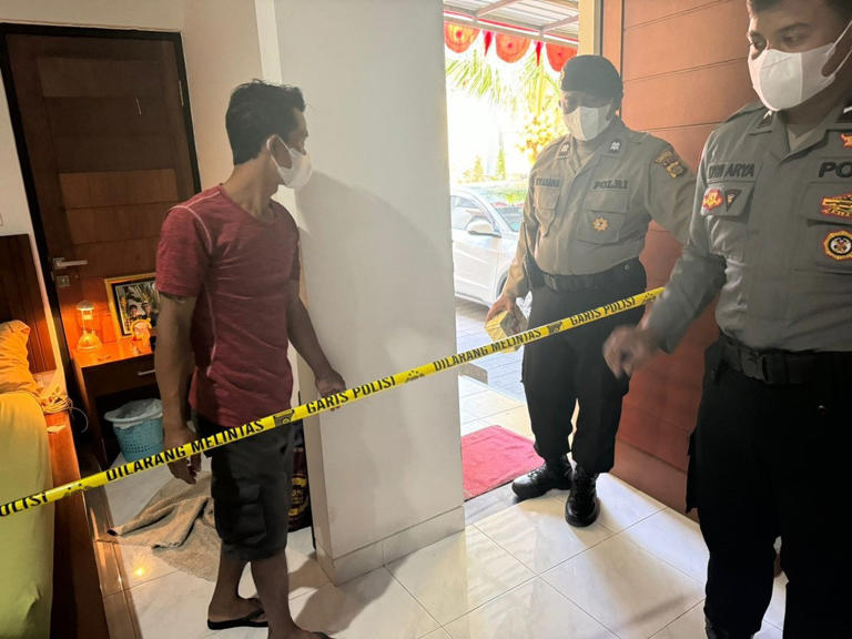 Terungkap Kematian Bule 77 Tahun di Kamar Indekos, Kirim Pesan ... Terungkap Kematian Bule 77 Tahun di Kamar Indekos, Kirim Pesan ...