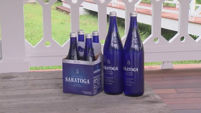 Saratoga Water returns to 2025 Golden Globes