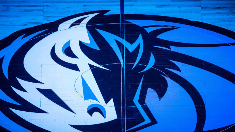 Dallas Mavericks Officially Sign 10-Year NBA Veteran Dallas Mavericks Officially Sign 10-Year NBA Veteran