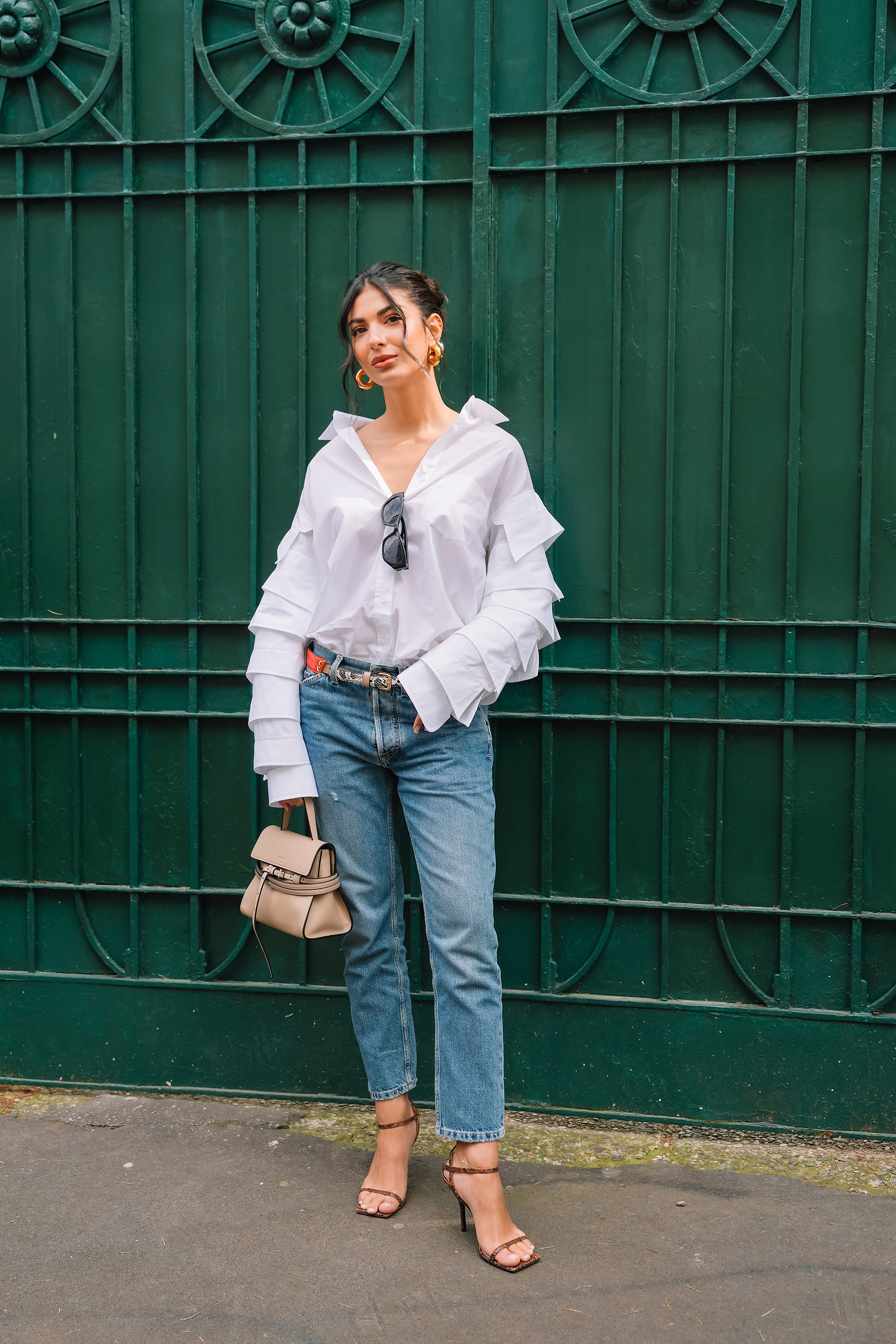 Las sandalias de tiras inspiradas en los 90 regresan con slim jeans en ...