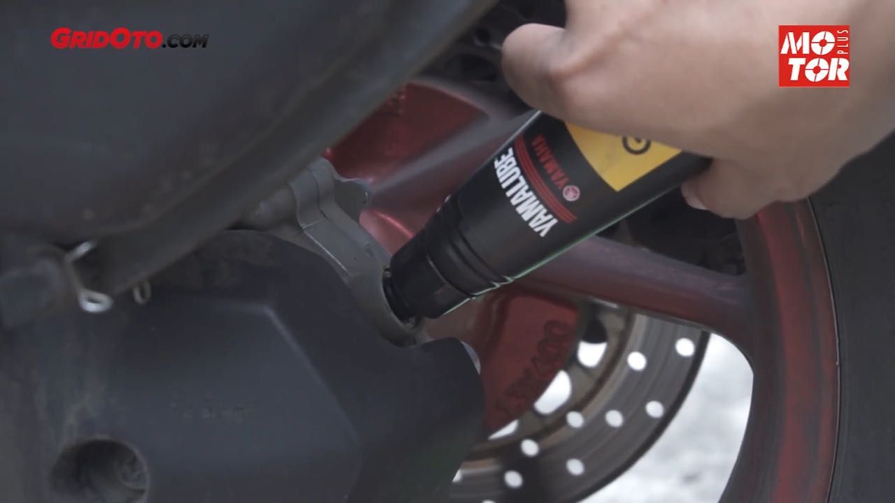 Sekarang Paham, Ini Fungsi Oli Gardan dan Oli Mesin Motor Matik