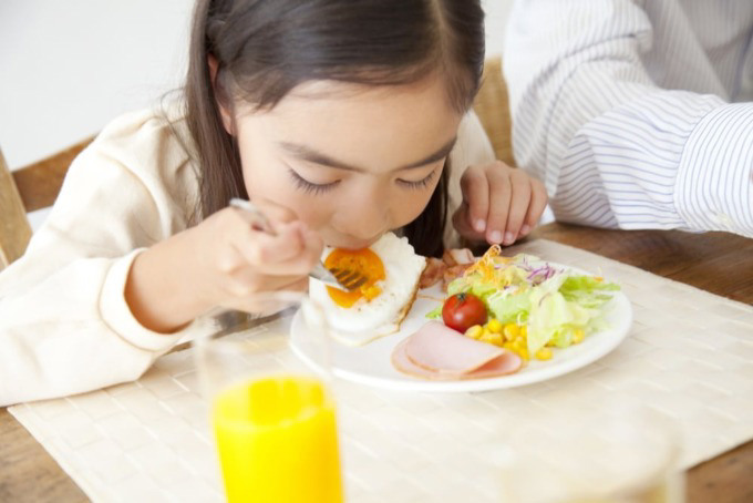 Porsi Makan Banyak Tapi Tubuh Tetap Ideal, Lakukan Lima Langkah Ini! Porsi Makan Banyak Tapi Tubuh Tetap Ideal, Lakukan Lima Langkah Ini!