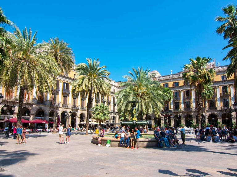 15 Must-Know Tips to Avoid Pickpocketing in Barcelona