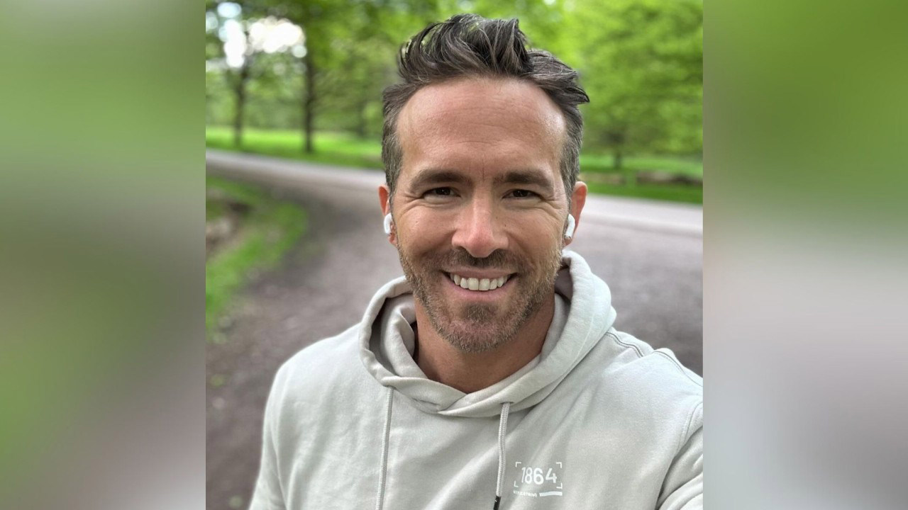 Ryan Reynolds Reacts With a Hilarious Response to a Vet Clinic Offering ... Ryan Reynolds Reacts With a Hilarious Response to a Vet Clinic Offering ...