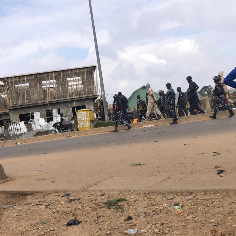 BREAKING: Security operatives disperse protesters in Abuja, arrest three BREAKING: Security operatives disperse protesters in Abuja, arrest three
