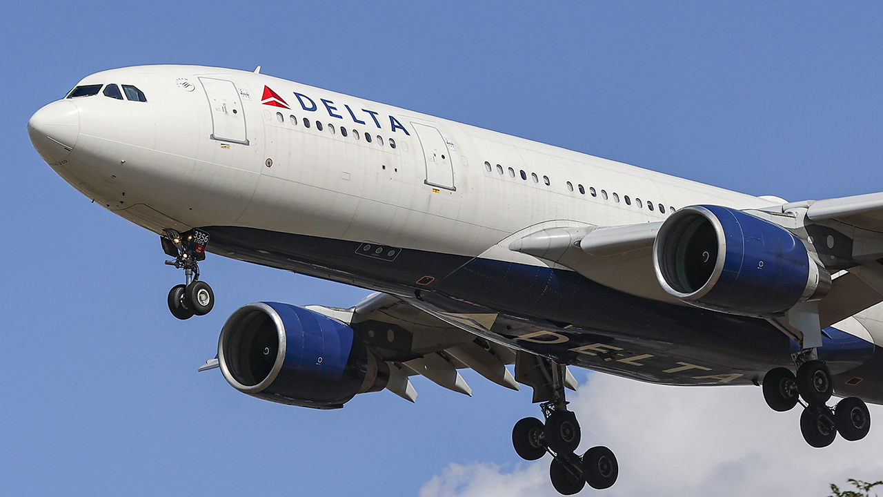 Some Delta Air Lines passengers hit with ear pain, bloody noses after ... Some Delta Air Lines passengers hit with ear pain, bloody noses after ...