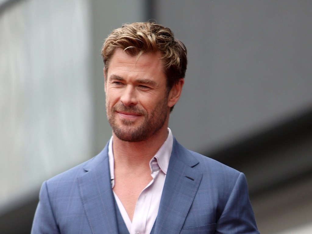 Chris Hemsworth's Rarely-Seen Twin Sons Hit the Red Carpet - & They're ...