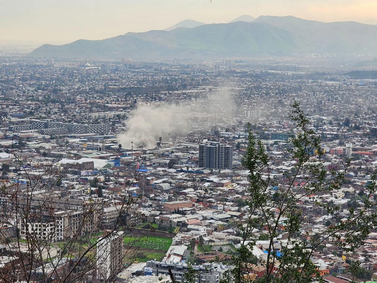 Incendio Afecta A Fábrica En La Comuna De Recoleta