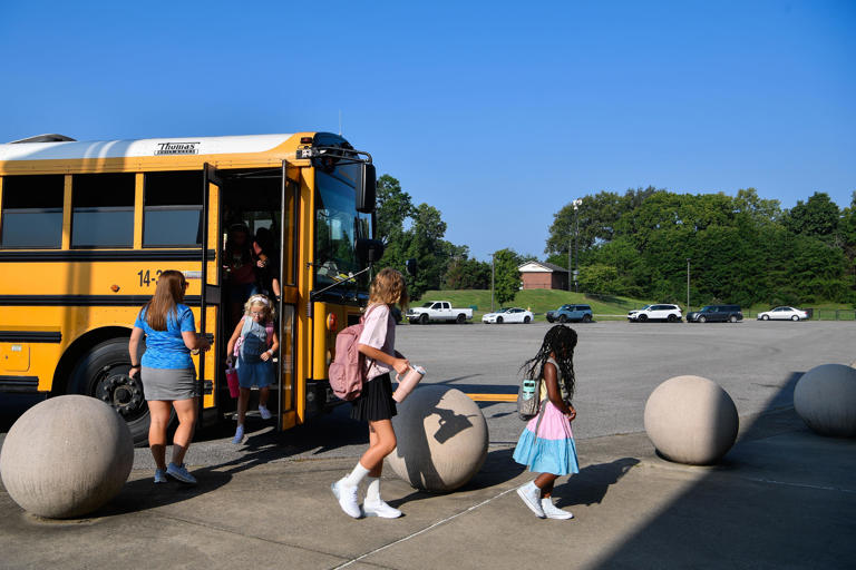 Nashville schools 2025-26 calendar: See when breaks, exams, parent ...