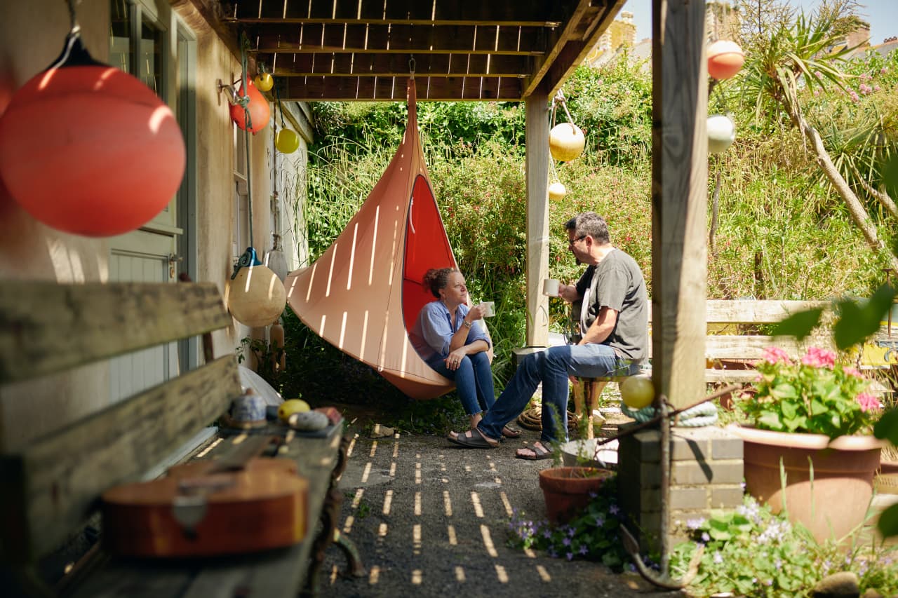 Airbnb Stock Surges After Earnings Beat. It Wants to Be the Amazon of ...