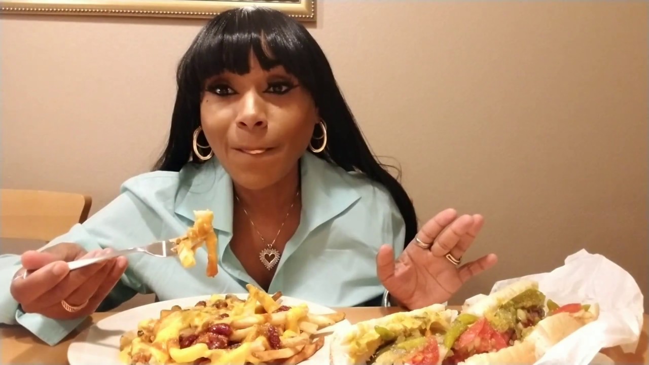Footlong Chicago hot dogs mukbang challenge