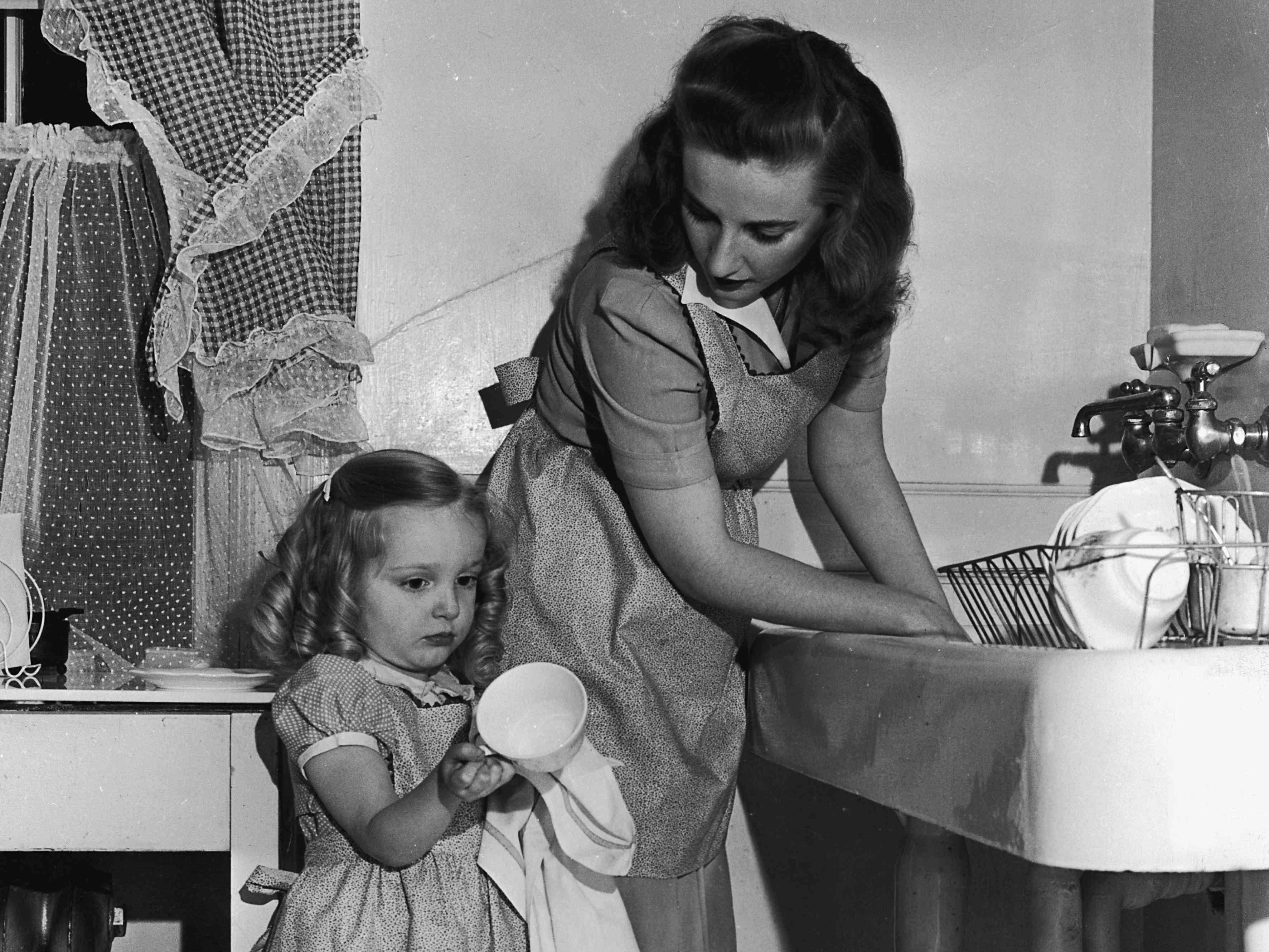 10 old-school housekeeping habits it’s time to let go of
