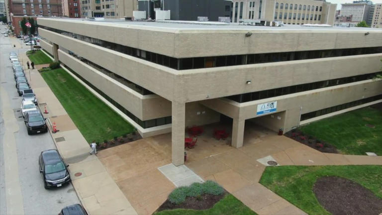 St. Louis Public Schools loses full accreditation