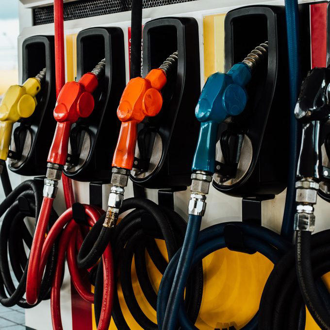 Bad gas pump habits that cost you hundreds each year
