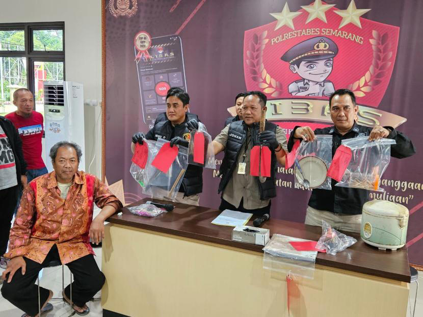 Polisi Periksa Kejiwaan Bapak Kost yang Makan Kucing Polisi Periksa Kejiwaan Bapak Kost yang Makan Kucing