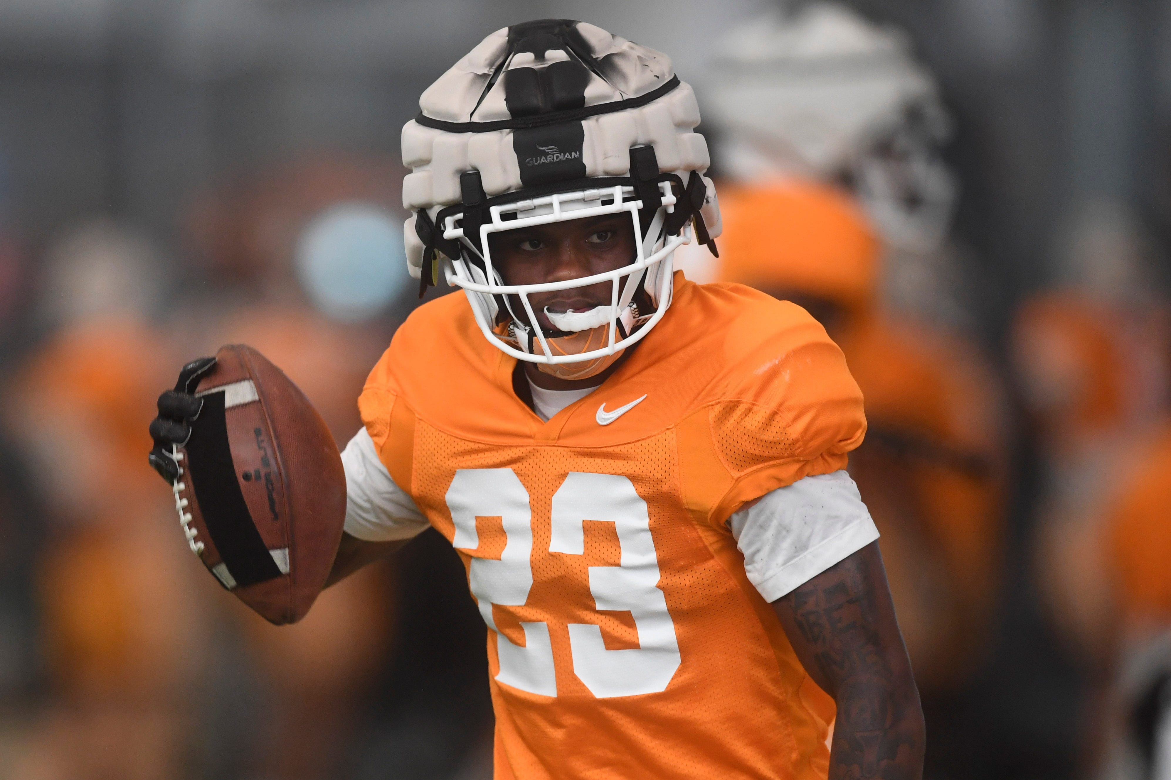 Boo Carter is back for Tennessee football as full participant in practice