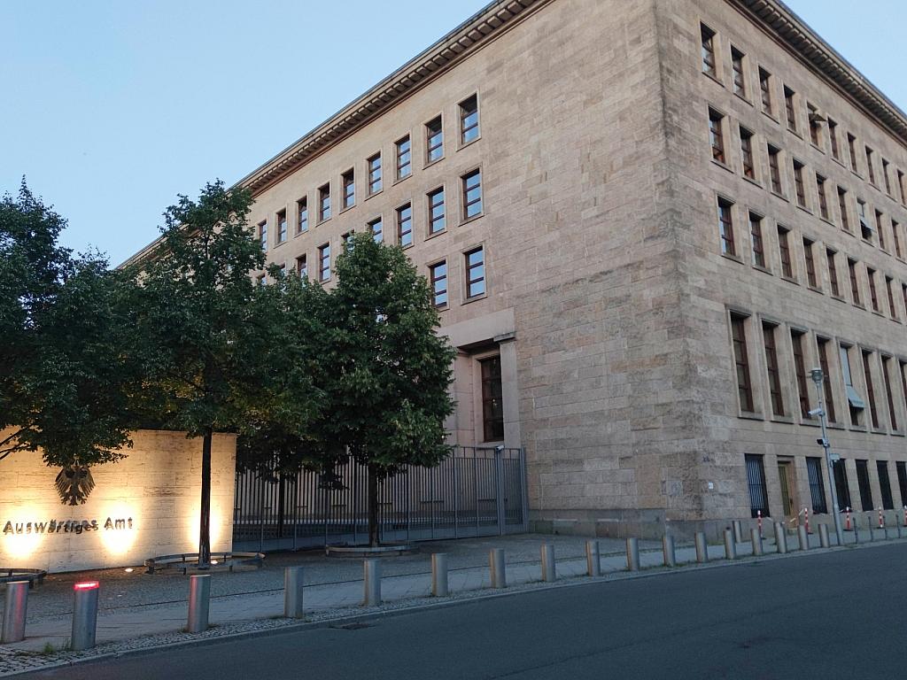 Baerbock will in nächster Legislatur Außenministerin bleiben