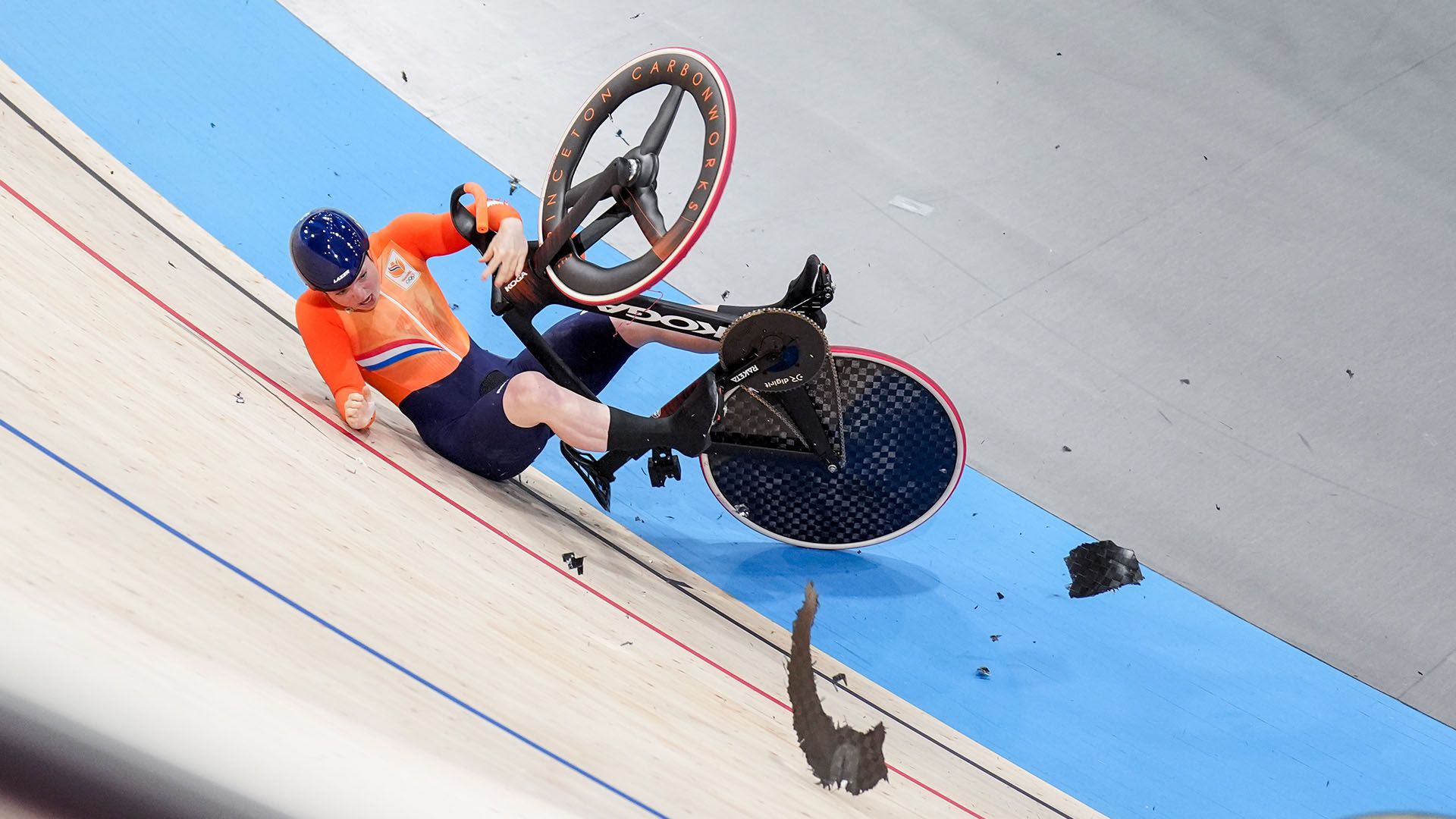 Crash sur la piste à Paris : les photos de l'accident